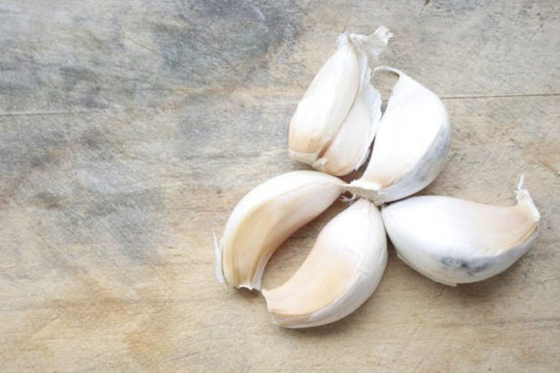 Uses Of Garlic For Acne Scars